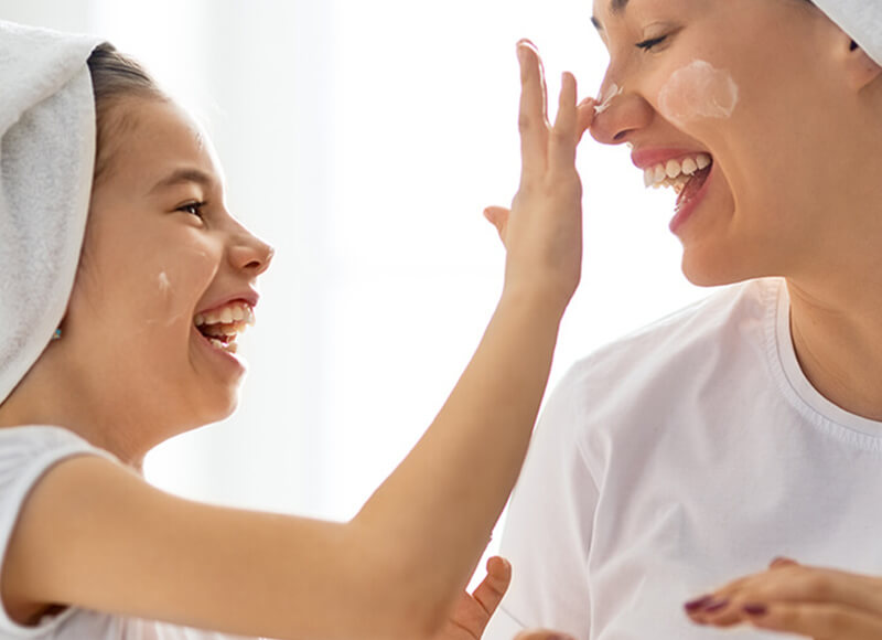 Neurodermitis an der Hand: Wie man pflegt und vorbeugt